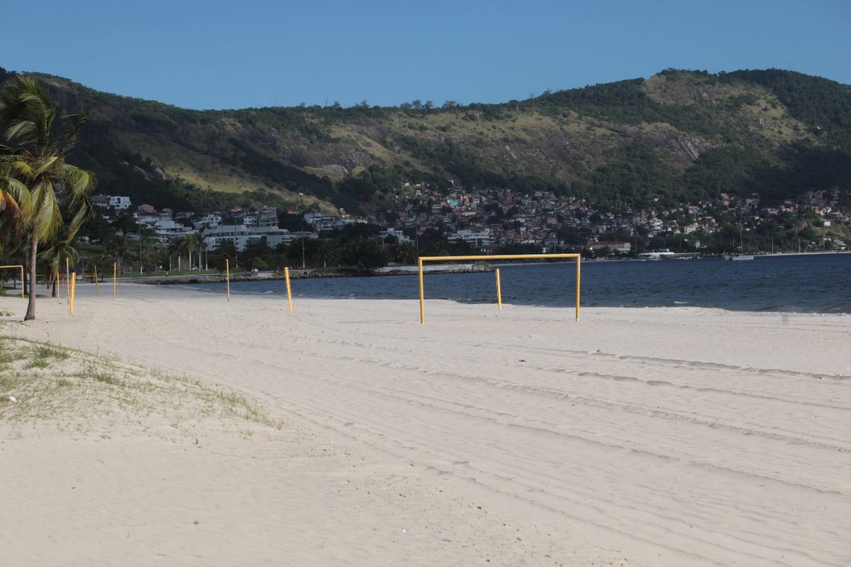 PRAIA DE SÃO FRANCISCO E MERCADI MUNICIPAL