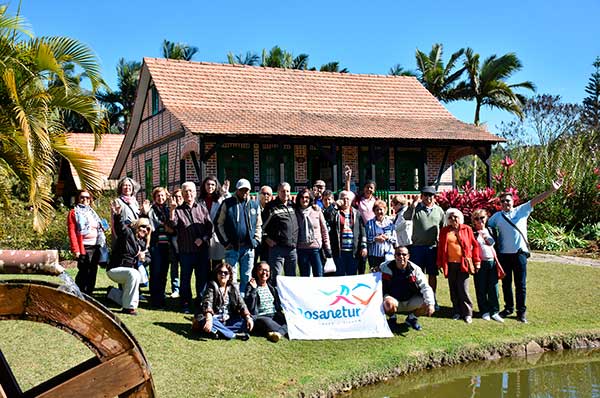 Groupe pour le Festival Gastronomique dans la Vallée Européenne à ...